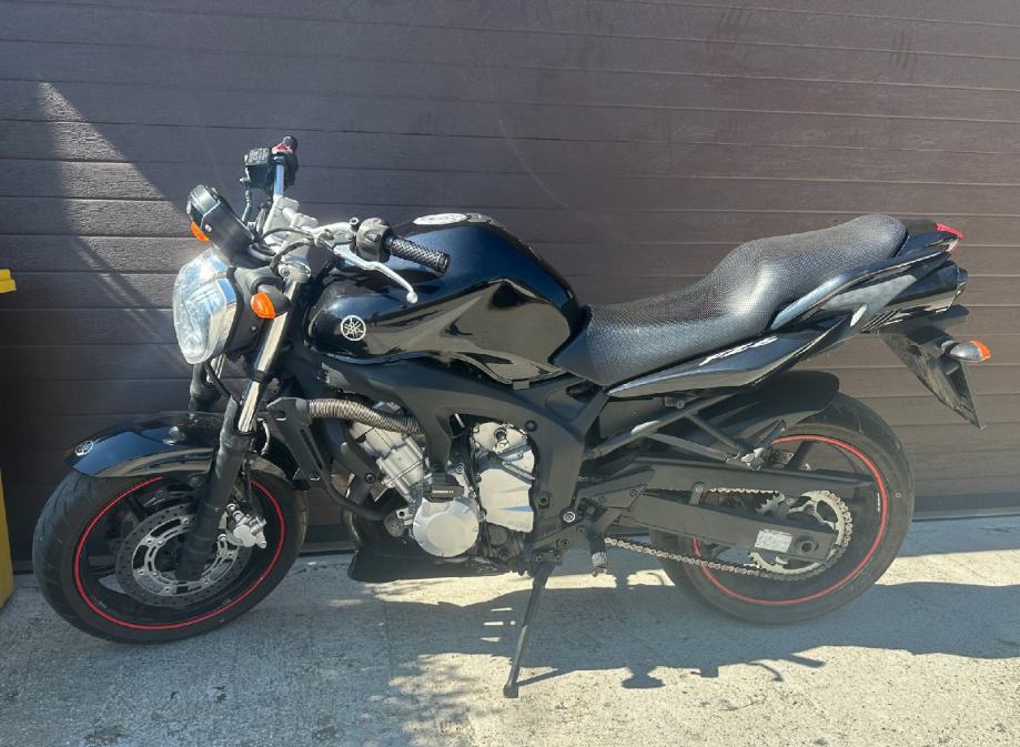 Yamaha Fz6 600 cm3, 2005 god.