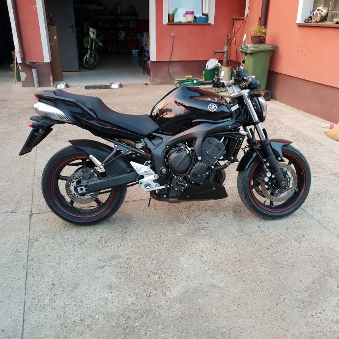 Yamaha fz6-n s2 600 cm3, 2009 god.