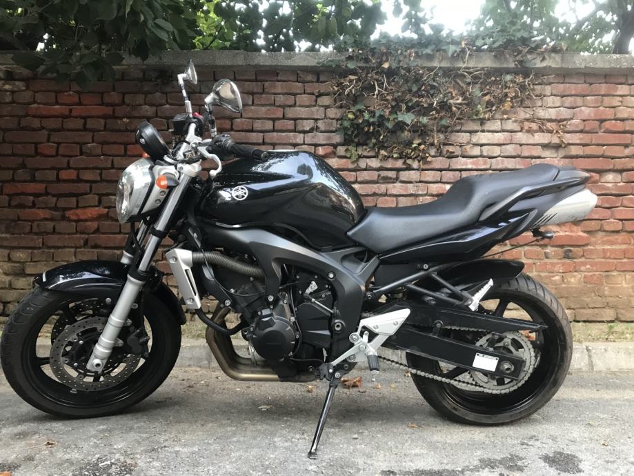 Yamaha Fz6n 600 cm3, 2006 god.