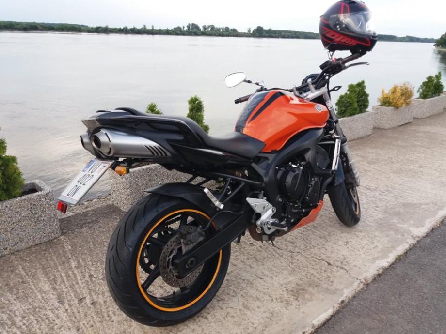 Yamaha fz6n 600 cm3, 2006 god.