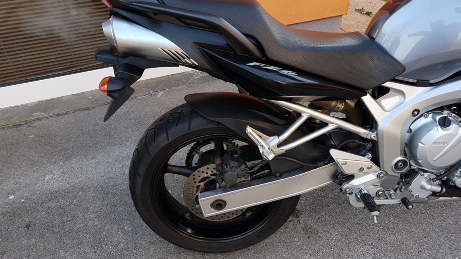 Yamaha fz6n 600 cm3, 2005 god.