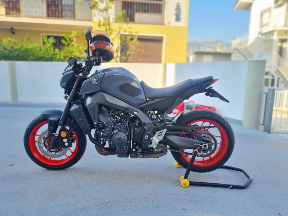 Yamaha MT-09 890 ccm, 2022 god.