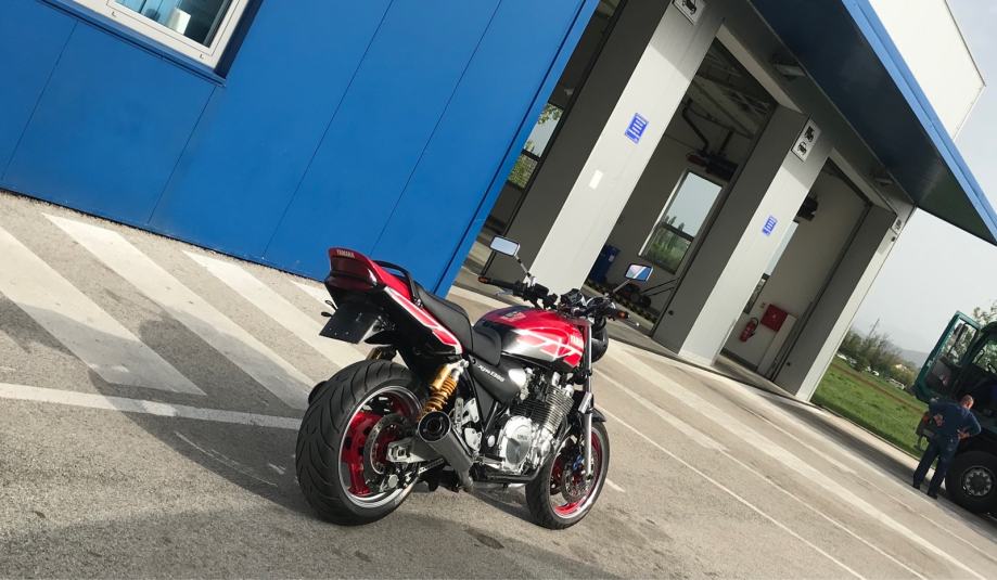 Yamaha XJR 1300 SP 1300 cm3, 2001 god.
