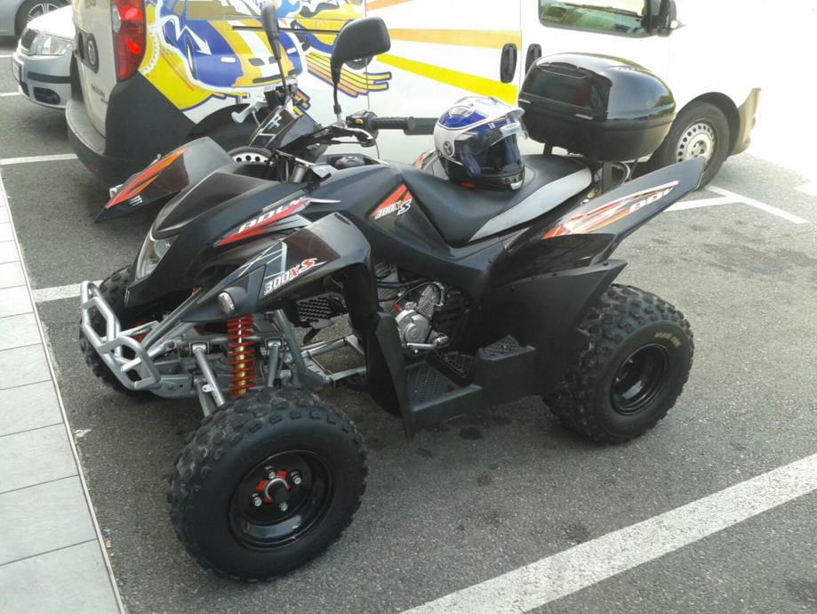 Adly 300 xs, 2011 god.