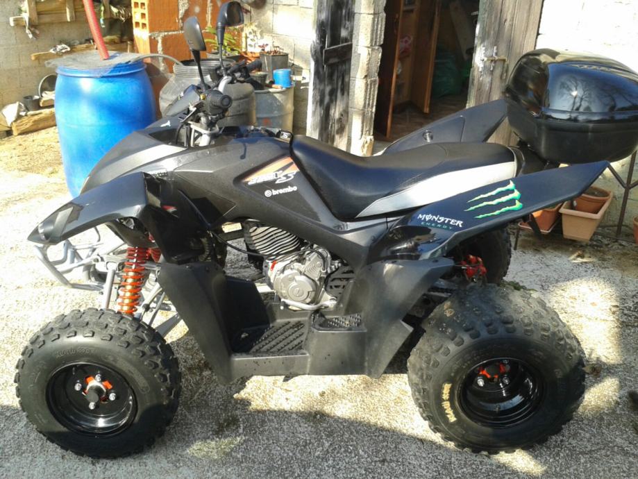 Adly 300 xs, 2011 god.