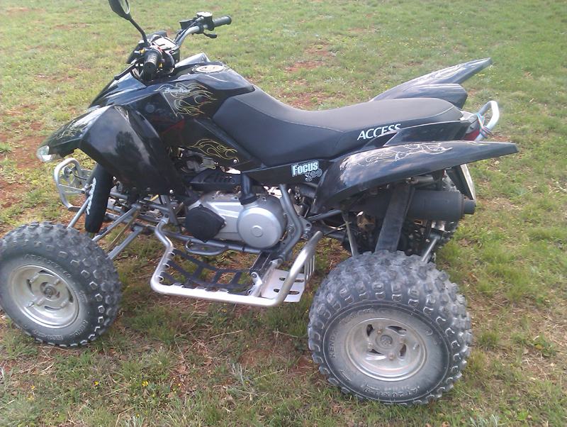 QUAD ACCESS APOLLO 300 IRS,2011 GOD. 3.100,00 EURA, 2011 god.