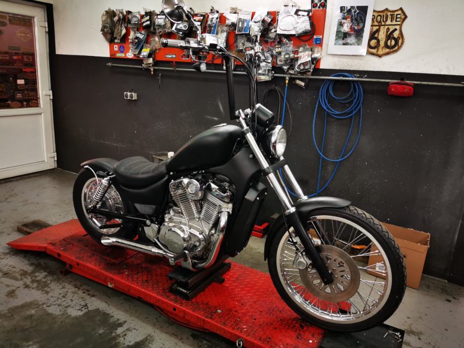 CUSTOM Suzuki Intruder 800 cm3 Bobber - NOVO PRERAĐEN!, 1989 god.