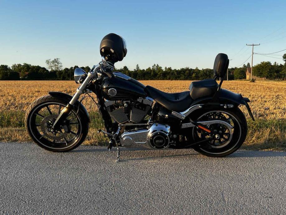 Harley Davidson Breakout, 2016 god.