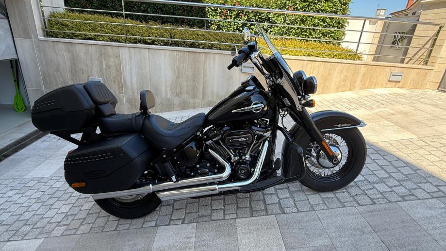 Harley Davidson HERITAGE CLASSIC 1745 cm3, 2019 god.