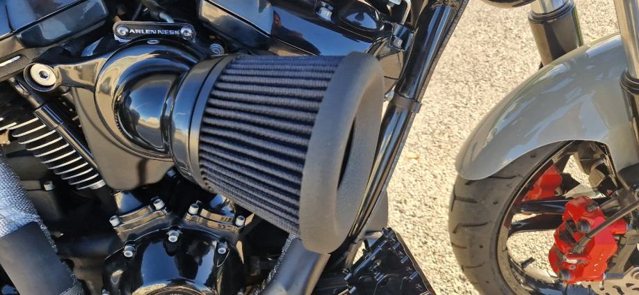 Harley Davidson Road Glide racing style 107 M8 1800 cm3, 2019 god.