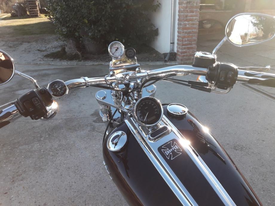 Harley Davidson rocker c - breakout, 2010 god.