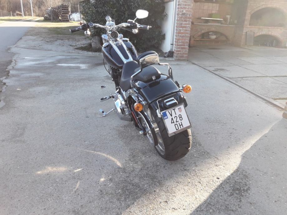 Harley Davidson rocker c - breakout, 2010 god.