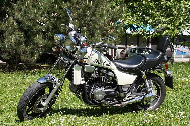 Honda Magna VF750C Zamjena za auto!, 1984 god.