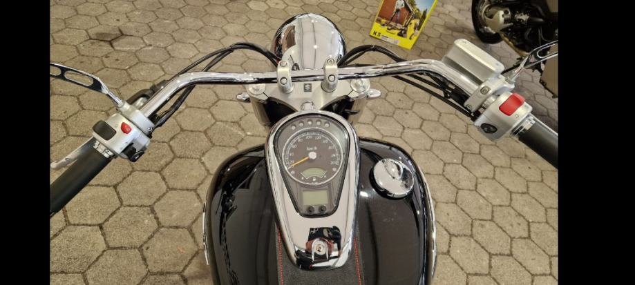 Suzuki VL 800 INTRUDER, 2011 god.