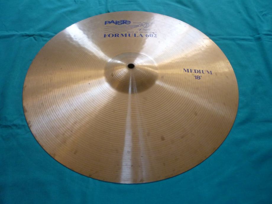 Paiste Formula 602 Medium Crash 18 Vintage blue logo