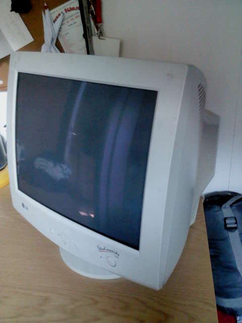 CRT monitor LG 700s, 17