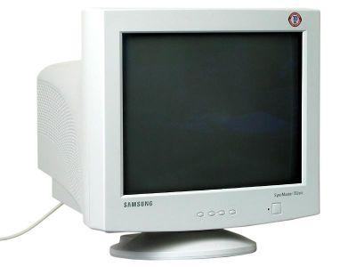 CRT monitor Samsung Syncmaster 753DFX 17 + GRATIS MOBITEL