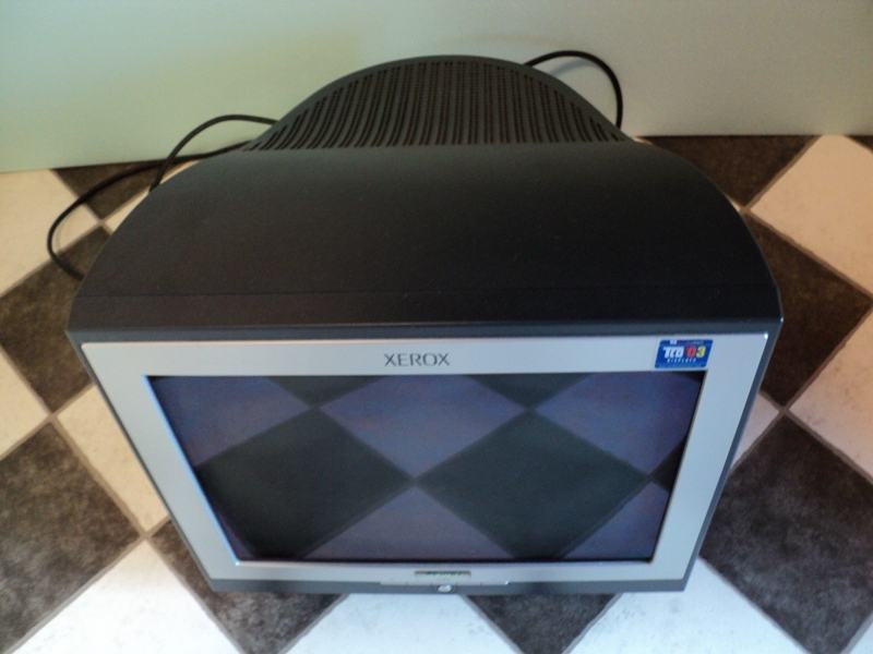 MONITOR CRT XEROX 17