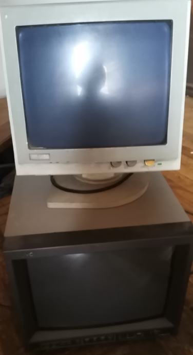 monitor stari model JVC