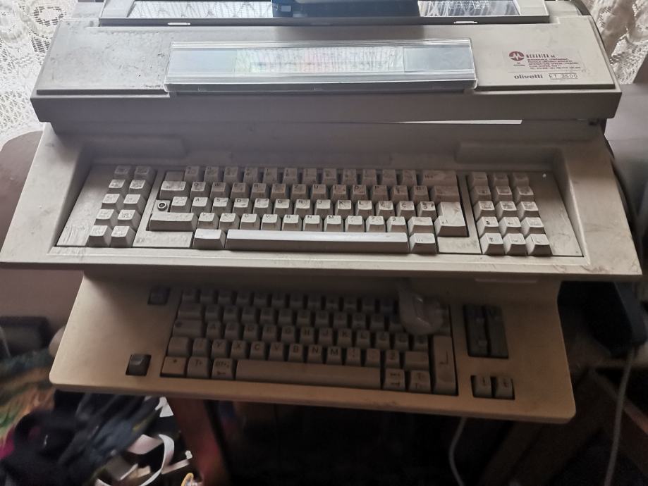 monitor stari model JVC