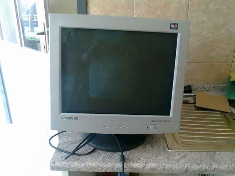 Samsung SyncMaster 753 DFX -CRT - 17