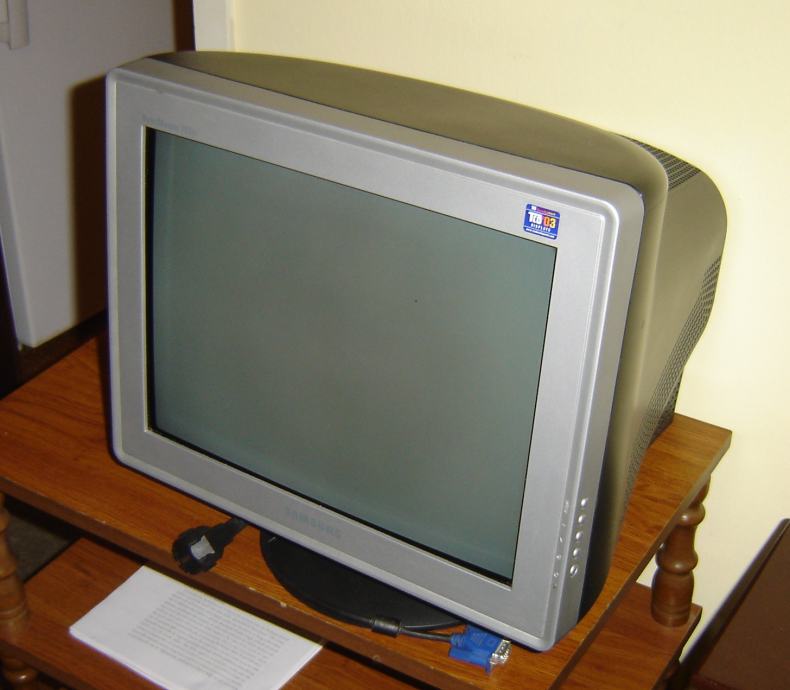 Samsung SyncMaster 793DF - FLAT CRT monitor - samo 100 kn
