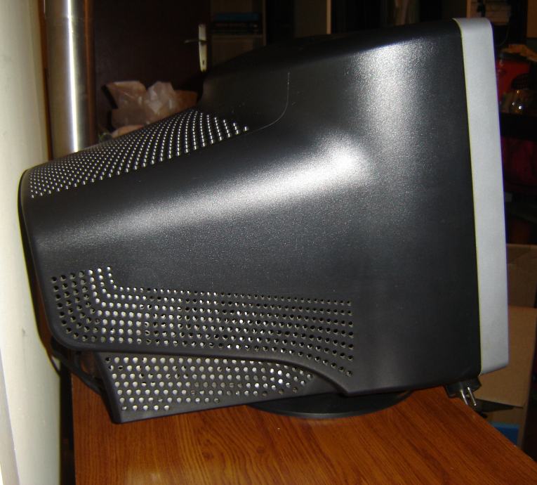 Samsung SyncMaster 793DF - FLAT CRT monitor - samo 100 kn