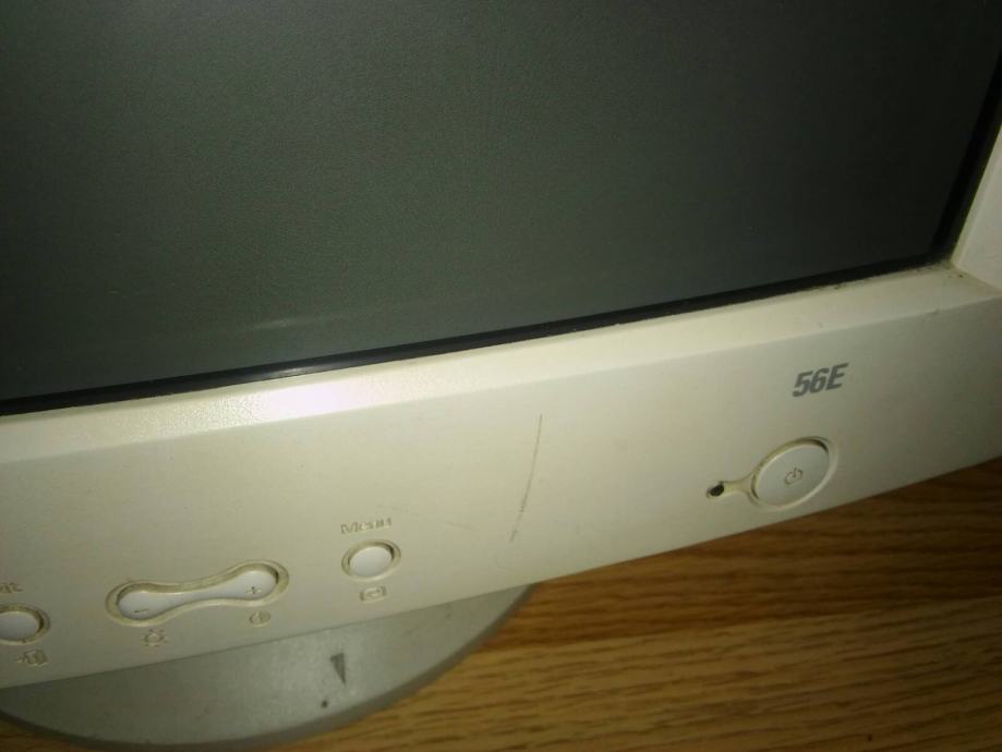 SAMTRON 56E - CRT monitor - 15