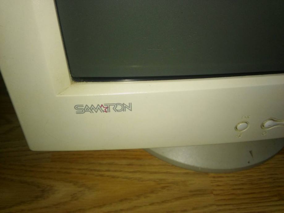 SAMTRON 56E - CRT monitor - 15