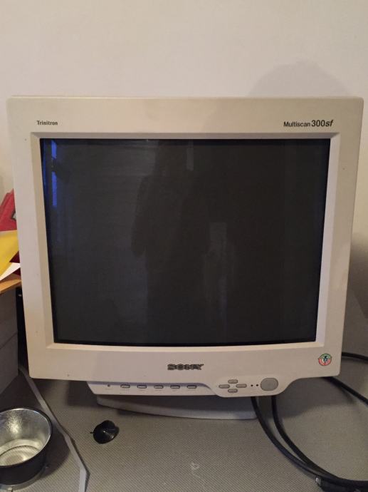 Sony Trinitron multiscan 300SF