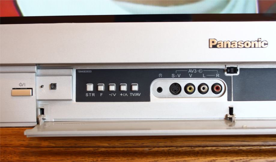 Panasonic TV 82 cm/32 ravni ekran 100 Hz...