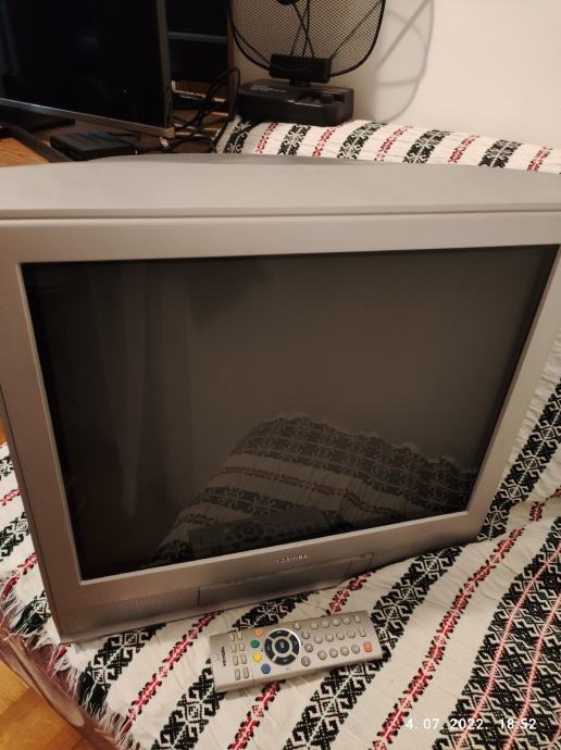 Poklanjam TV Toshiba i dvije antene