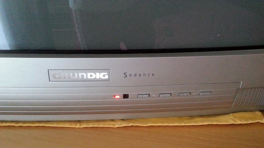 TV Grundig 70cm, dolby surround
