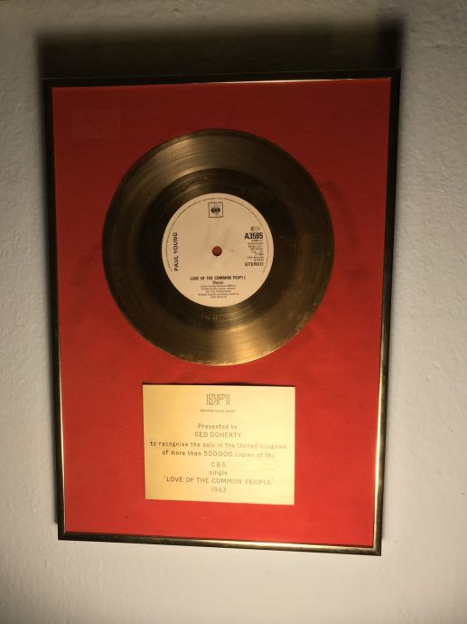 Paul Young Zlatna ploca Love of the common people (remix)