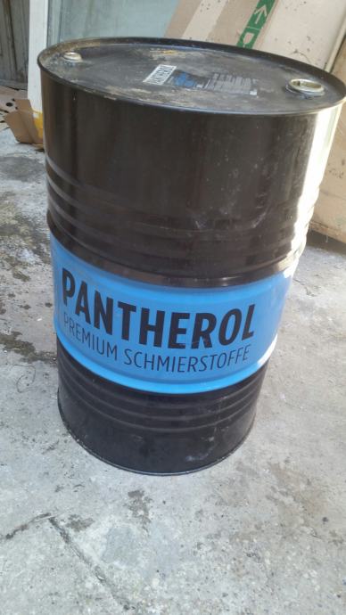 retro bačve za dekoraciju