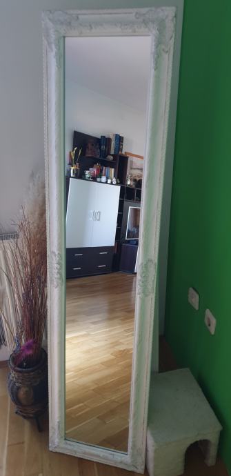 Samostojece ogledalo