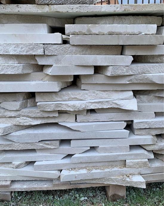 Lomljeni kamen brački sivac