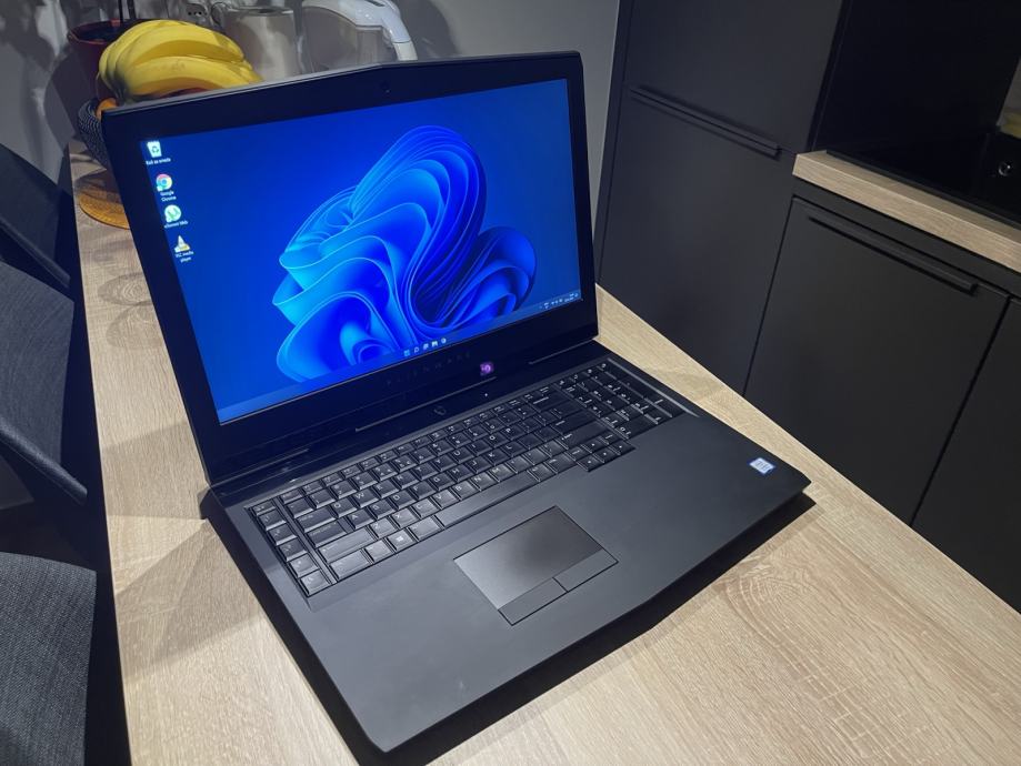 Alienware 17R5 I7-8750h,512GBSSD,16GB,GTX10708GB,pod garancijom,win11,