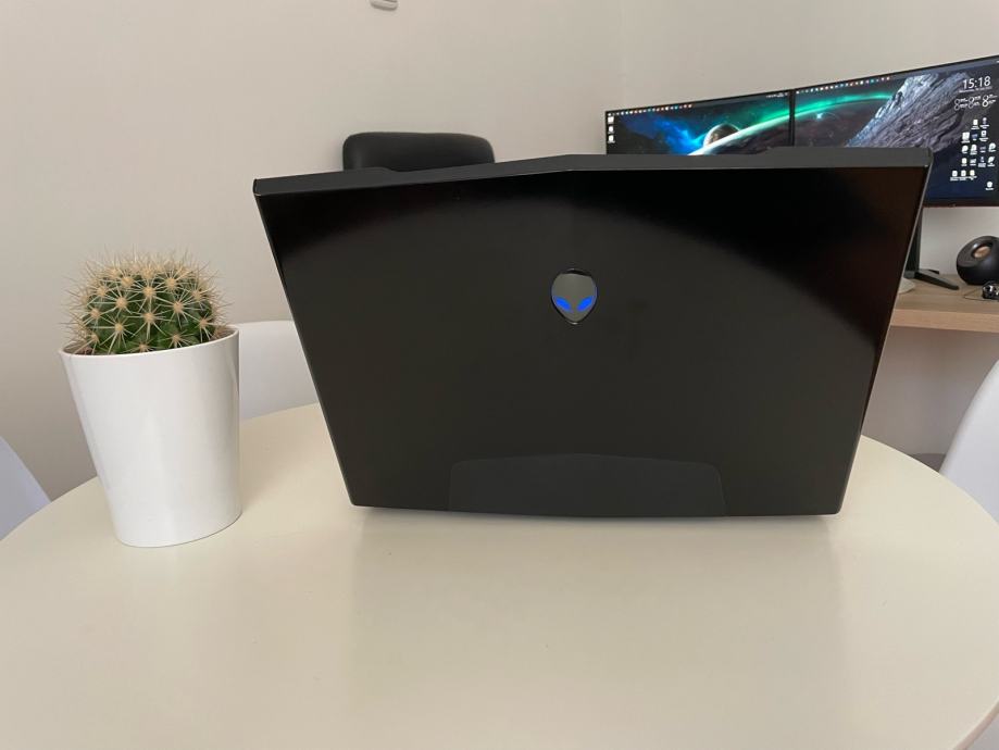 Alienware m15x | 15.6 FHD | Intel i7 | 8GB RAM | SSD | DP | NVIDIA