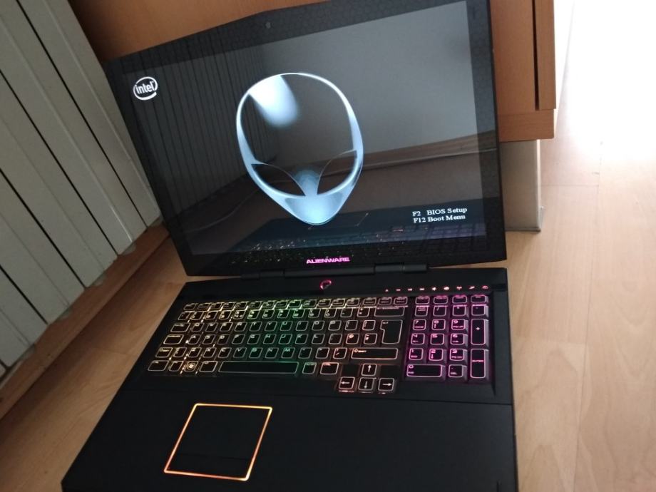 Alienware M17x R1