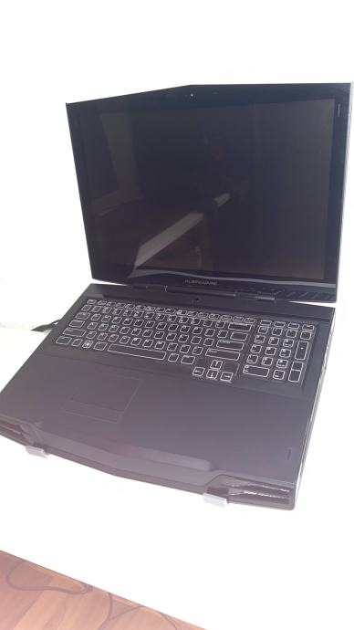Alienware M17x R2
