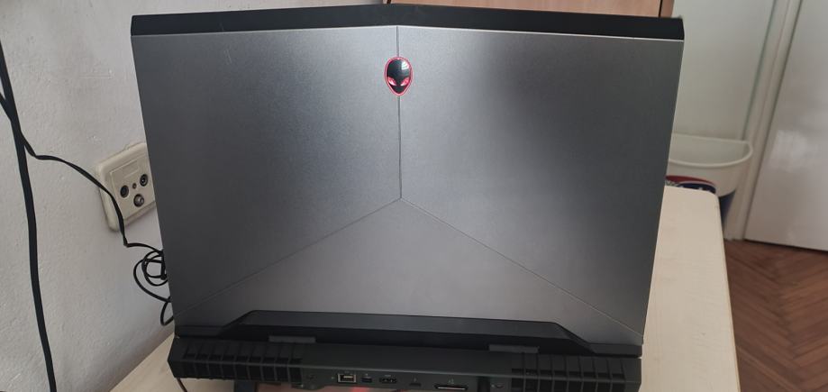 Dell Alienware 17 R5, 17,3 UHD 4K, Intel i7-8750H, GTX 1070 8GB