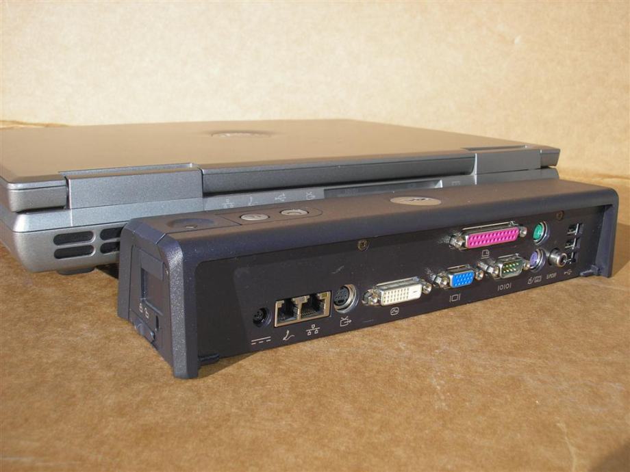 DELL Latitude D810 15.4 2GB 60GB Ati x300 128MB DVDRW LAN zvuk wifi