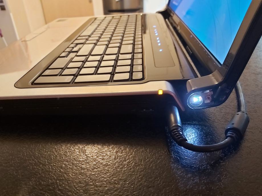 Dell Studio 1749 Laptop i7 320GB 4GB