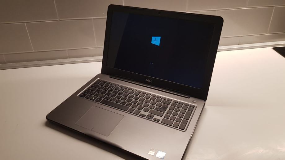 Prodajem laptop DELL INSPIRON p66f