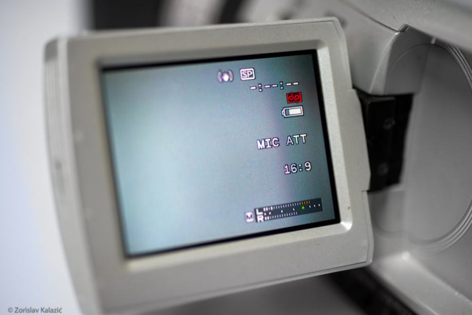 Canon XM2 profesionalna digitalna video kamera, 3 čipa, mini DV