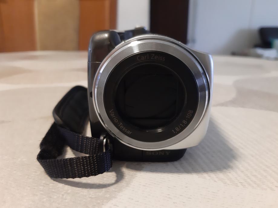 Digitalna kamera SONY DCR-SR57