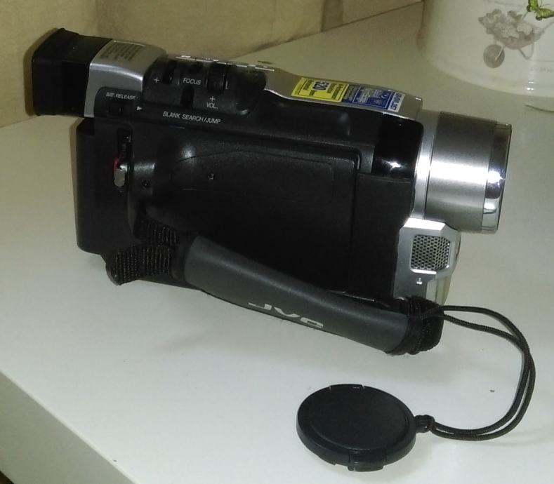 digitalna video kamera JVC GR-DVL 357E