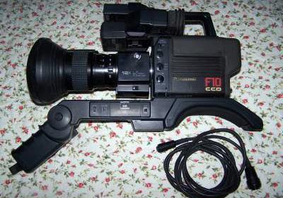 Panasonic F10 CCD - Camcorder vintage iz 80-tih