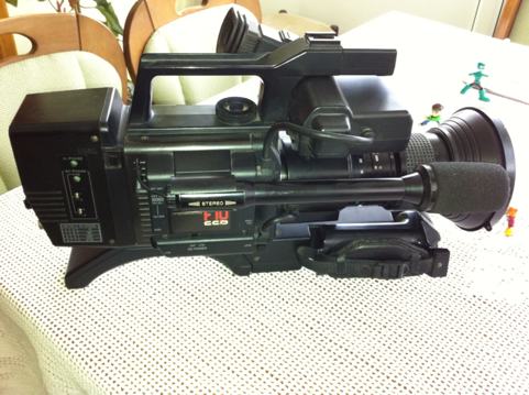 Panasonic F10 CCD - Camcorder vintage iz 80-tih
